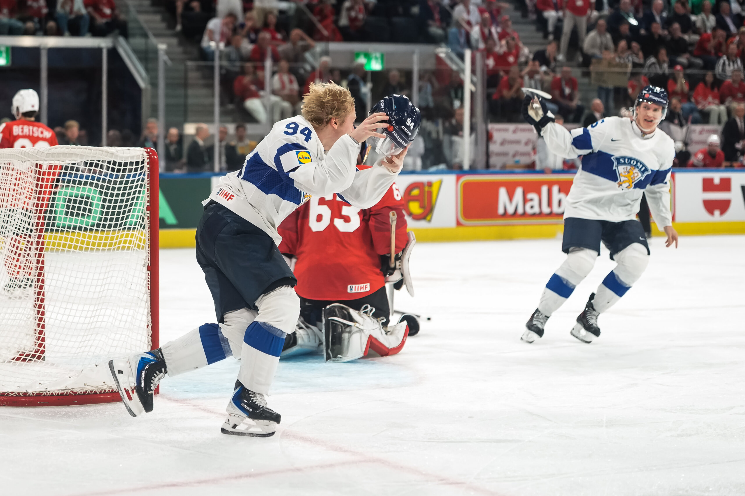Konsta Helenius iski Leijonat maailmanmestariksi ja nimensä ikuiseen ...